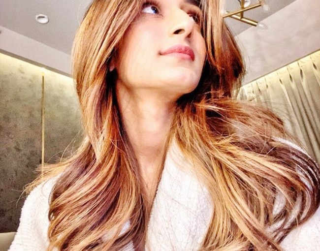 Erica Fernandes bold pictures