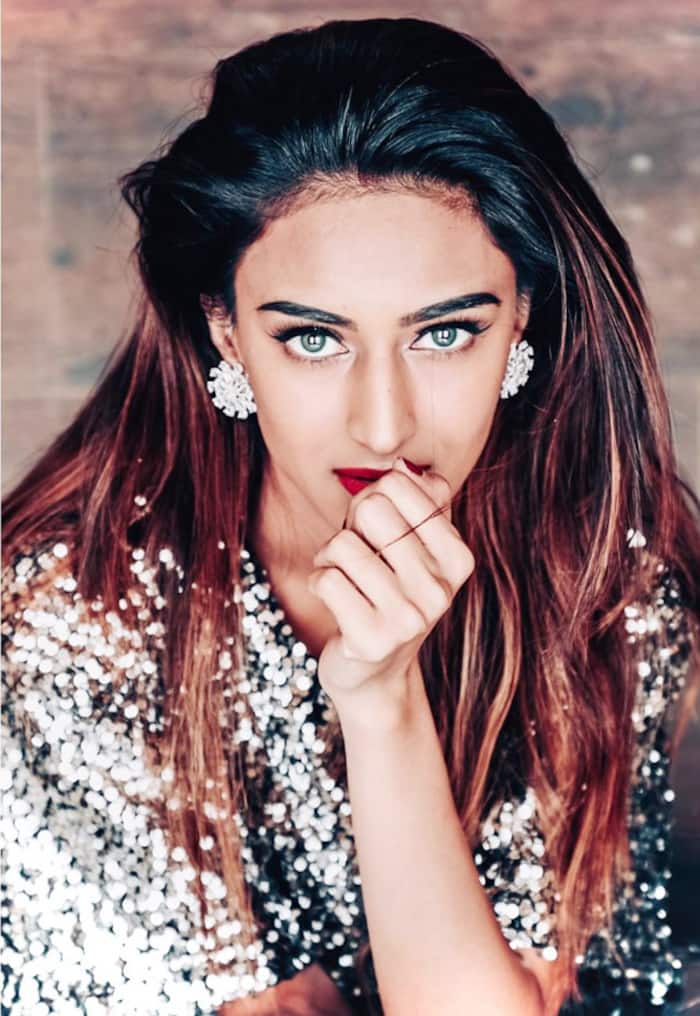 Erica Fernandes' sizzling look