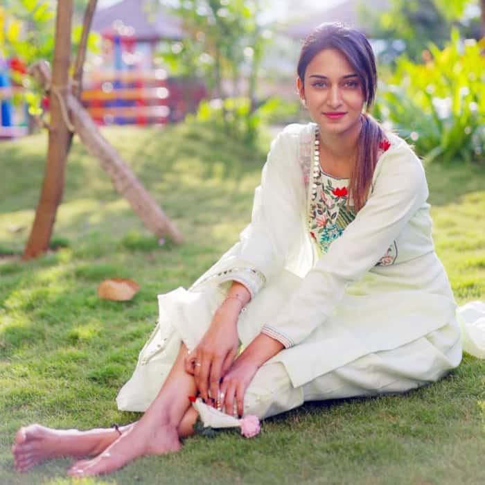 Erica Fernandes’s Stunning Pictures On Instagram Set Internet On Fire