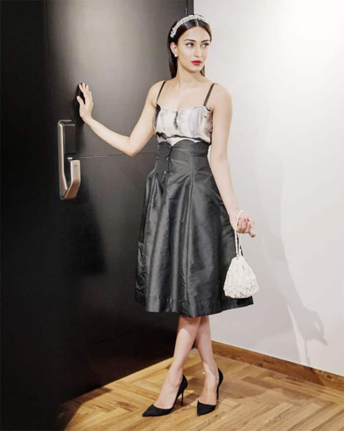 Erica Fernandes Looks Chic as She Brings Back Old World Hollywood Glam ...