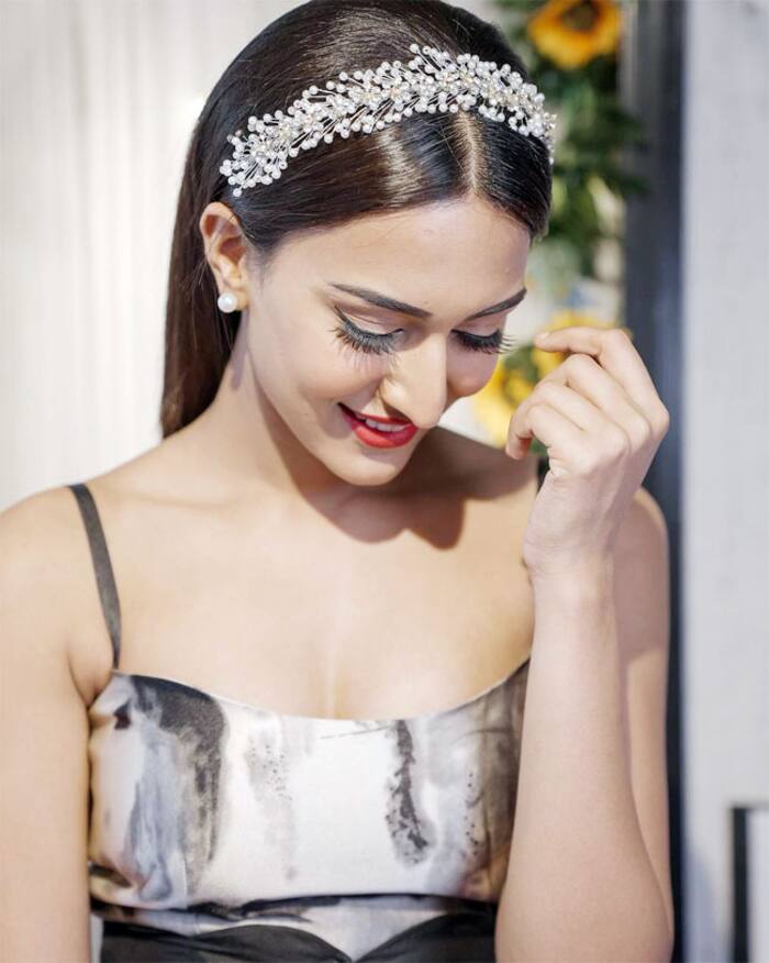 Erica Fernandes Looks Chic as She Brings Back Old World Hollywood Glam ...