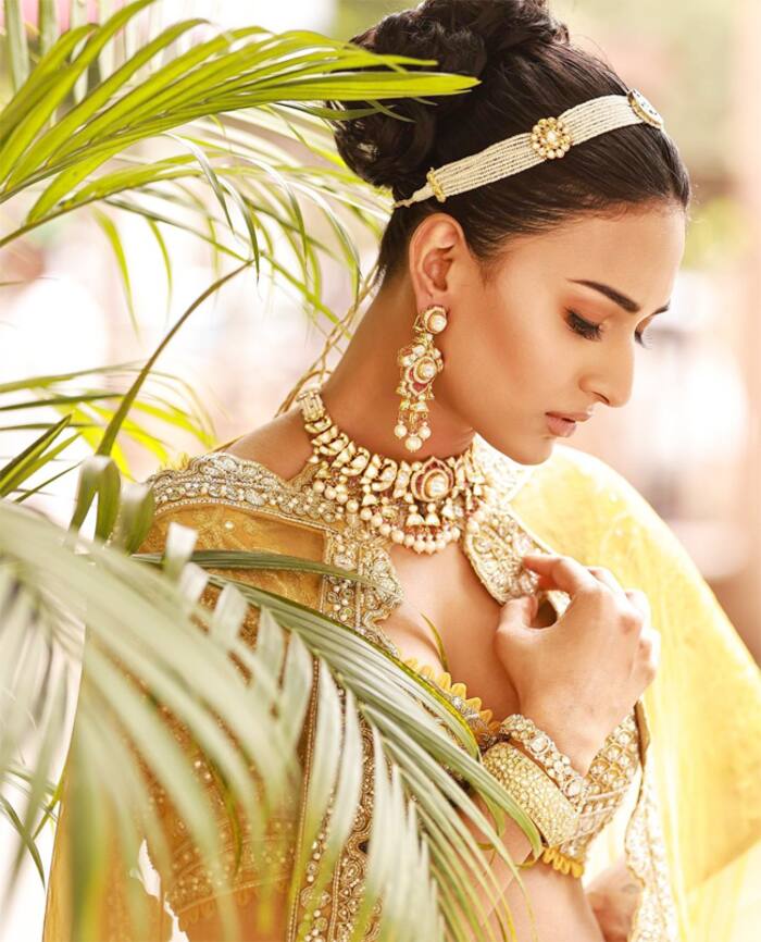 Erica Fernandes Is A Sight To Behold In Bright Yellow Lehenga-Choli Set ...
