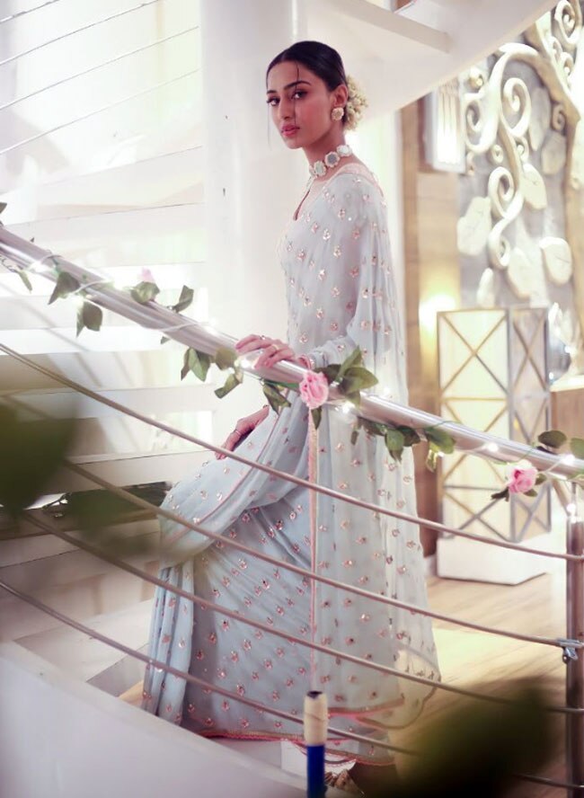 Erica Fernandes Is a Vision To Behold