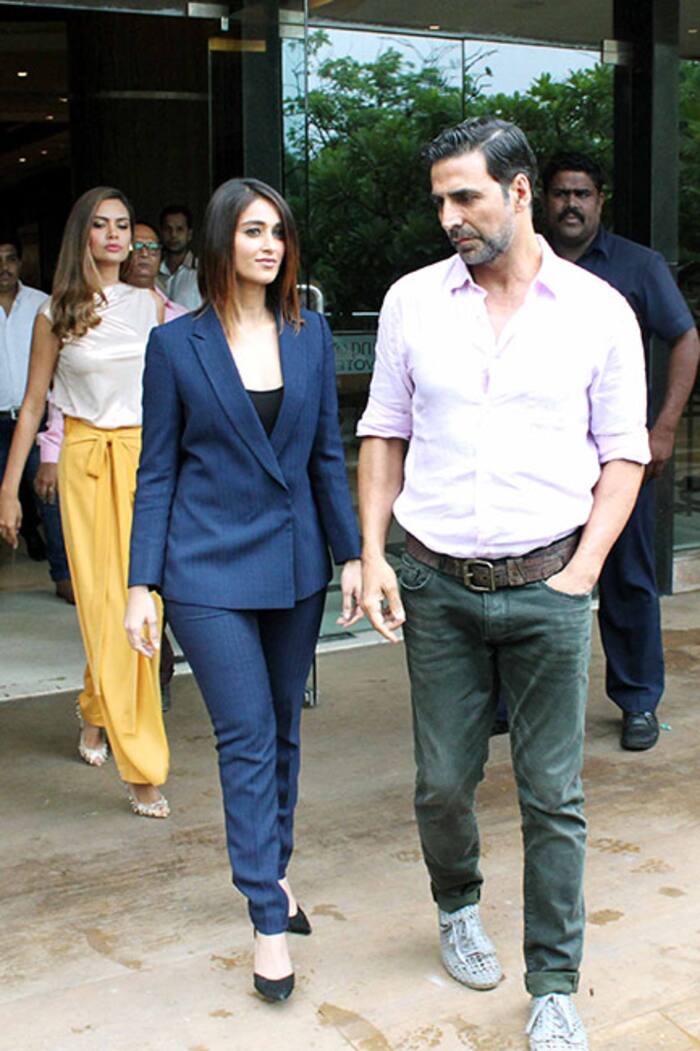 Star cast of Rustom interacting with media during promotions