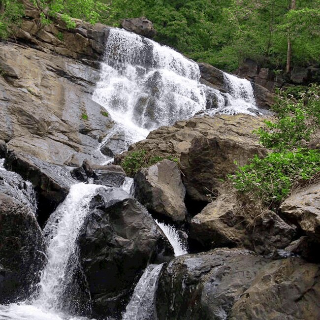 Explore the beauty of Chinchoti Waterfall