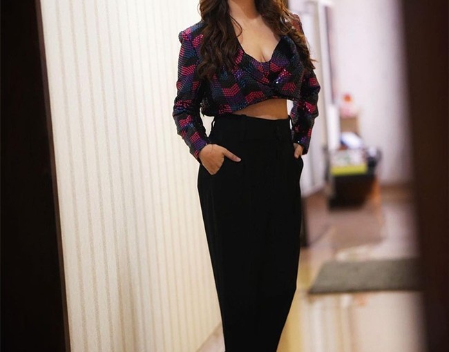 Fans loved every bit of Disha's sizzling look