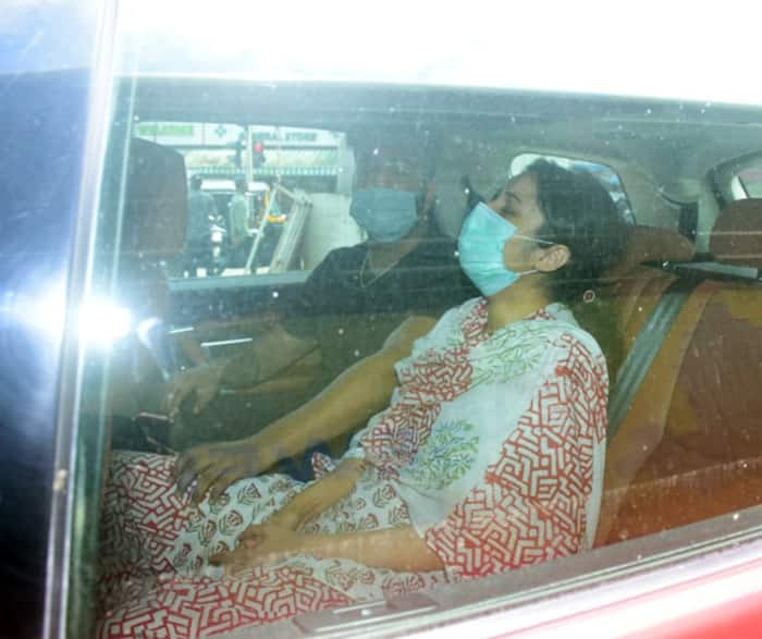 Sidharth Shukla's death: Shehnaaz Gill does the last darshan