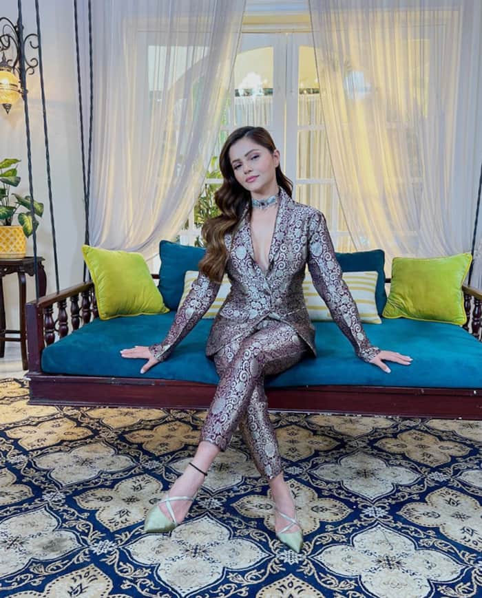 Rubina Dilaik Looks Vibrant and Chic in Plunging Patterned Pant Suit ...