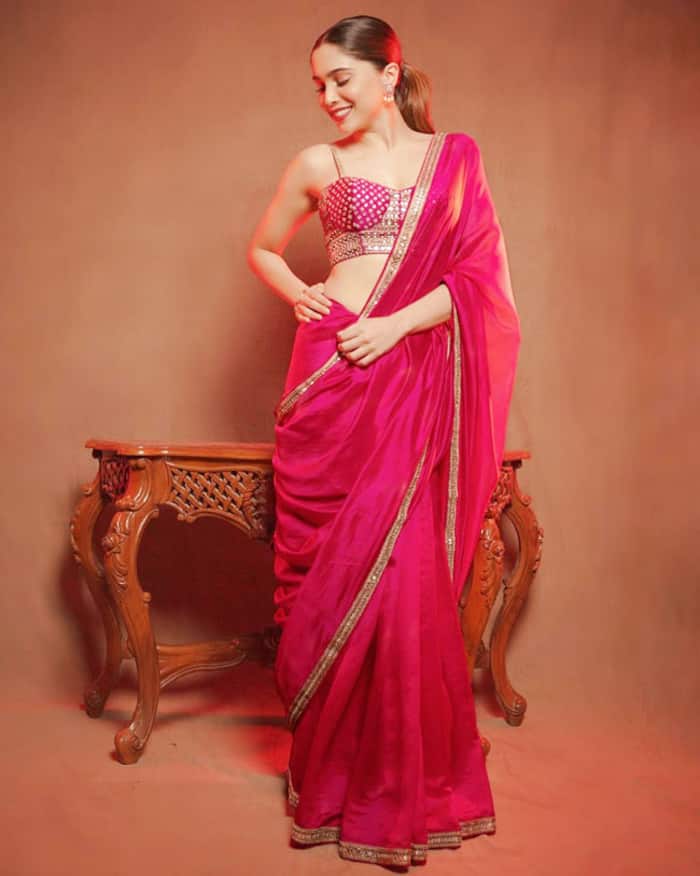 Sharvari Wagh Spices Things up in Fuchsia Pink Saree With Strappy ...