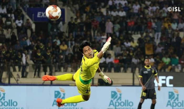 Magnificent Maxi Aces Spot Kick