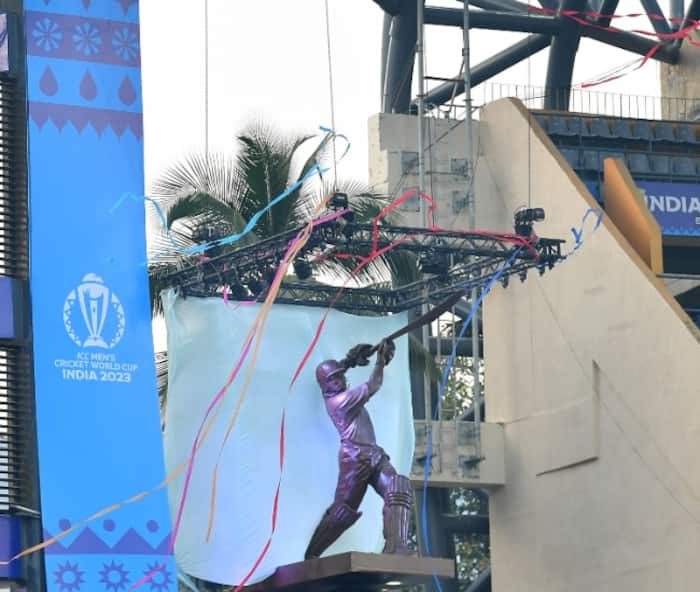 In Picture: Master Blaster Sachin Tendulkar's Statue Unveiled At ...