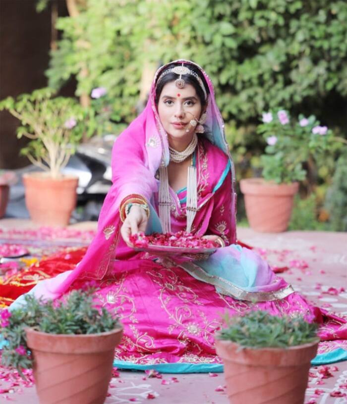 Gangaur 2021: Charu Asopa Looks Stunning as Rajputana Bride as She ...