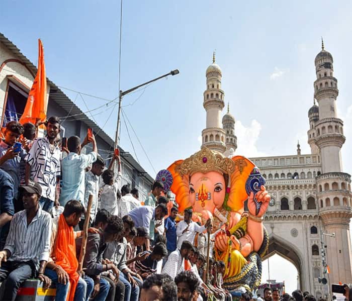Ganpati Visarjan 2023: Flowers, Dance And Colours, Devotees Bid Adieu to Bappa in Style
