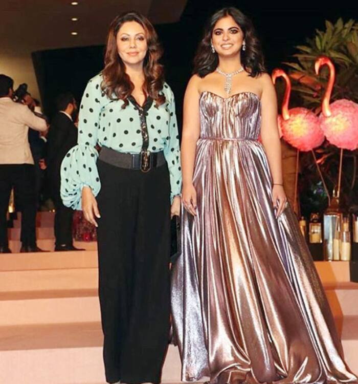 Isha Ambani And Sonam Kapoor Host Charity Event, Kiara Advani, Gauri ...