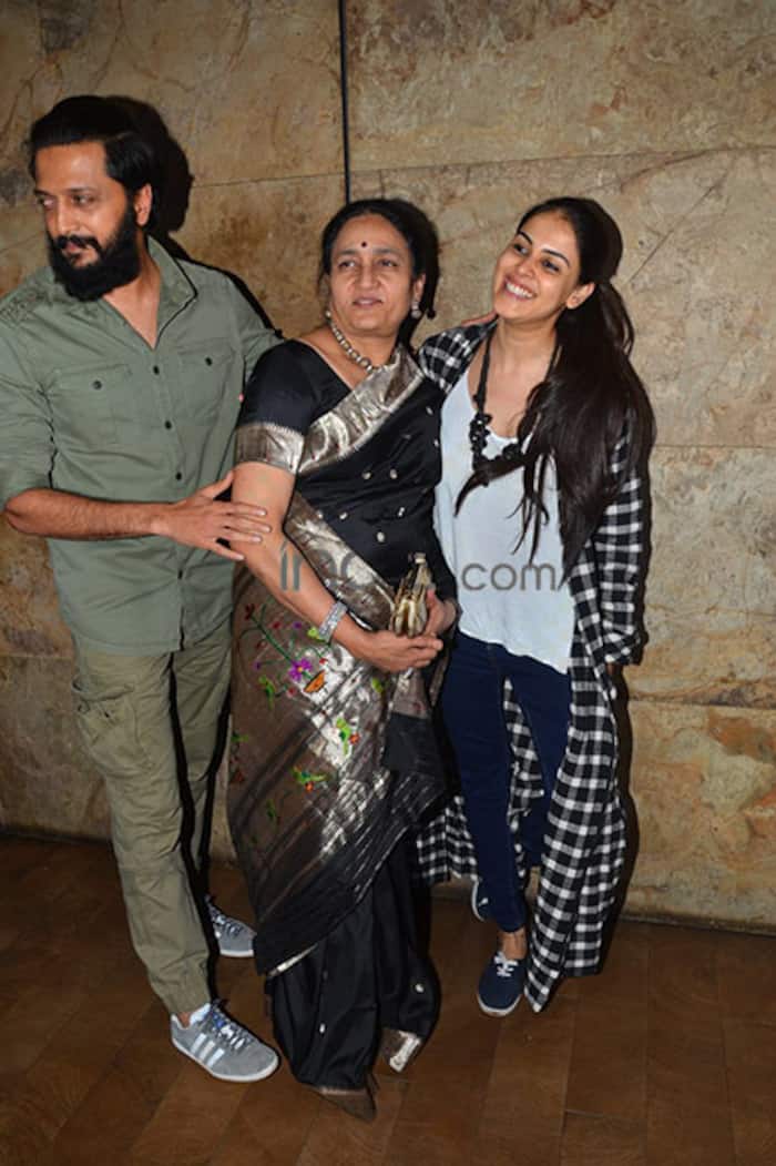 So Sweet! Riteish Deshmukh manages the two ladies in his life so well ...