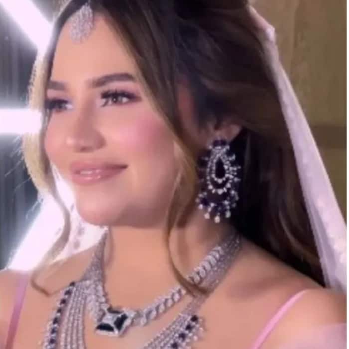 Inside pics of Abhishek Sharma's sister Komal's pre wedding ceremony ...