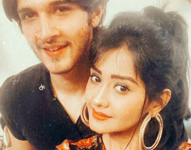 Good Looking Lad With Beautiful Lady