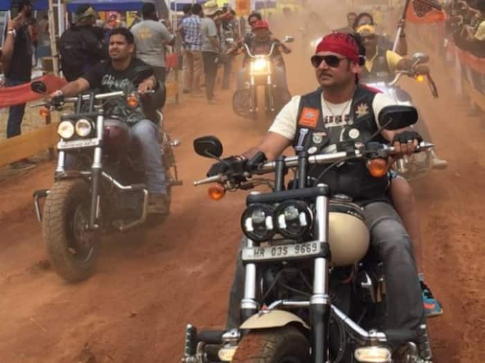 Harley Davidson HOG Rally participants entering the Main Street at IBW 2016