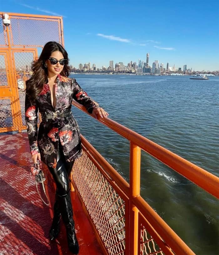 Miss Universe Harnaaz Sandhu Begins Her First Ferry Trip With Stunning ...