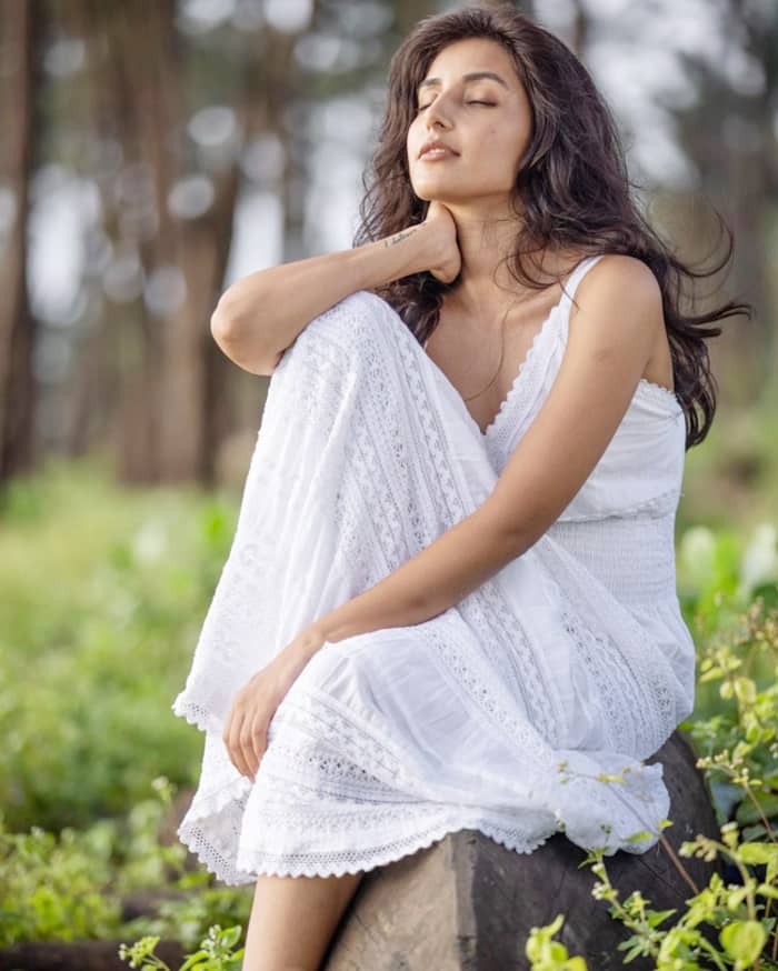 Mirzapur Fame Harshita Shekhar Gaur Aka Dimpy Pandit Exudes Breezy ...