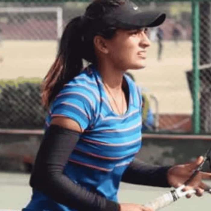 Neeraj Chopra vs Himani Mor: Look at educational qualification of ...