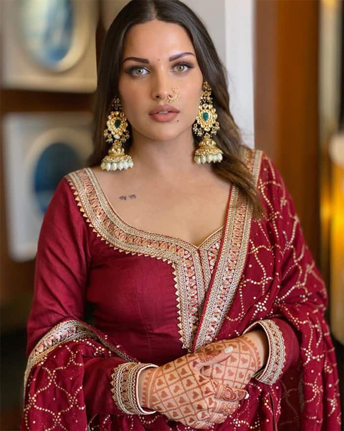 Himanshi Khurana is an Ethereal Beauty in Dark-Red Salwar-Suit - See ...