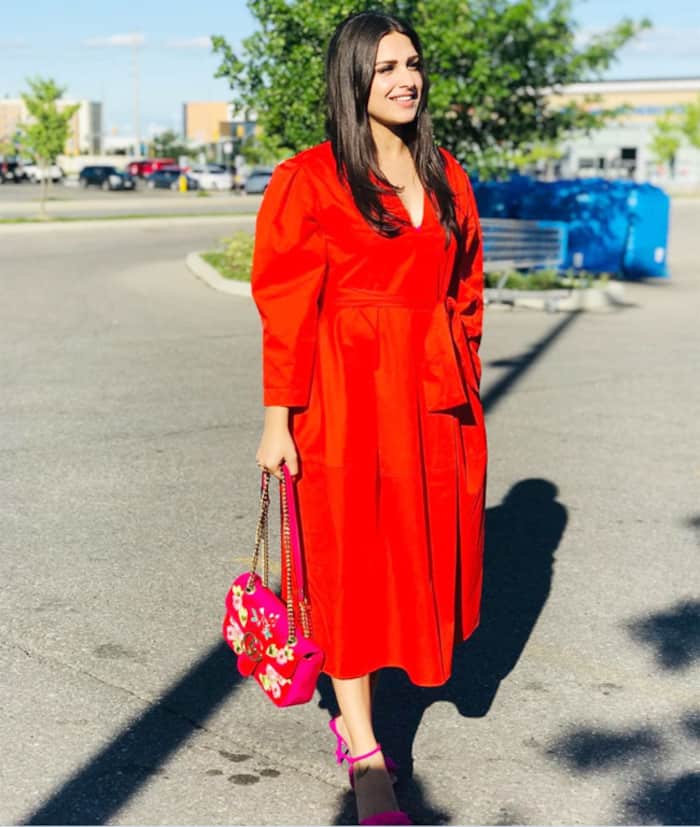 Himanshi Khurana's ravishing looks