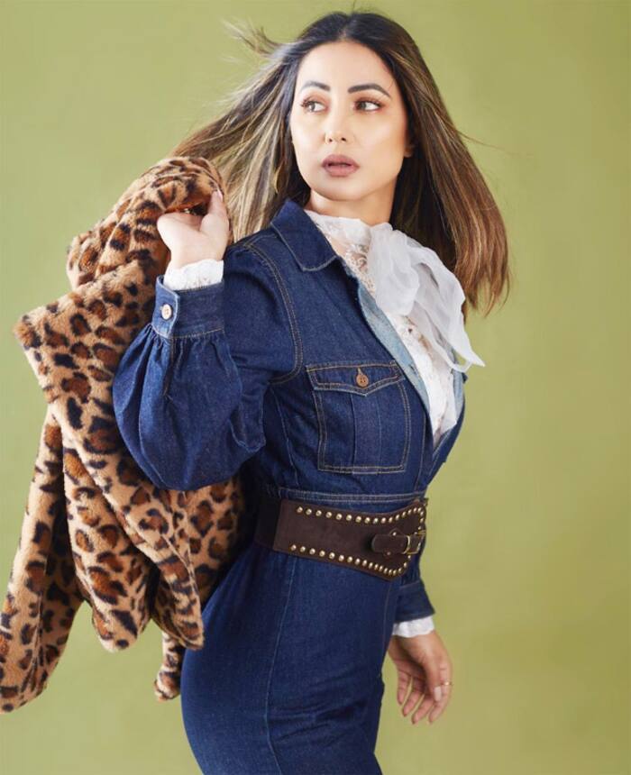 Hina looks gorgeous in her new set of picture