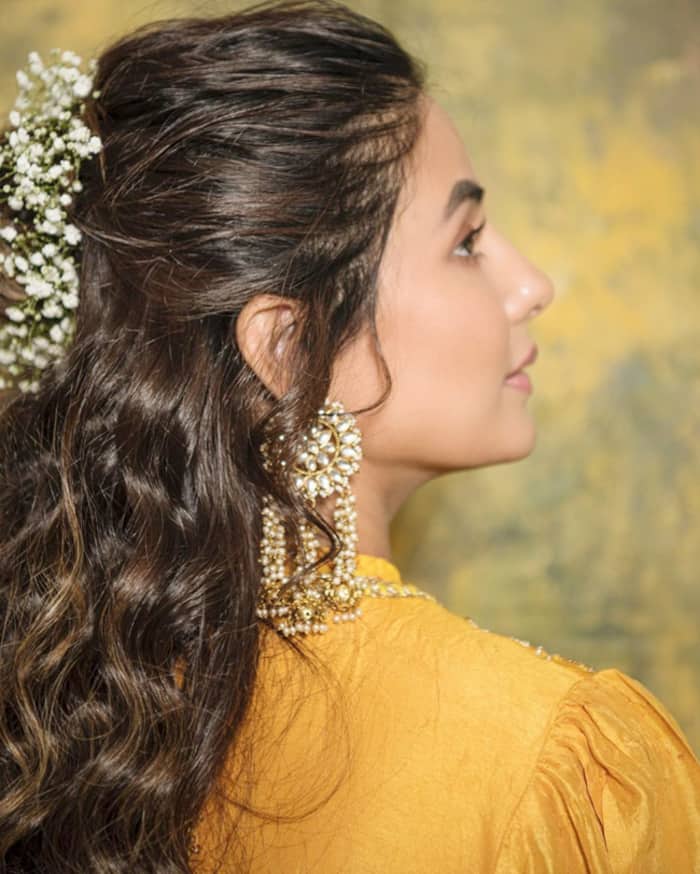 Hina Khan is The Definition of Resplendent in a Mustard Colour Outfit ...