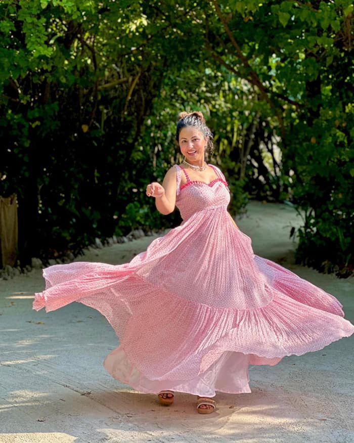 Hina Khan Exudes Glamour in Hot Pink Dress in Candid Photoshoot l PHOTOS