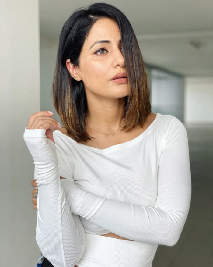 Hina Khan looks gorgeous in her simple look
