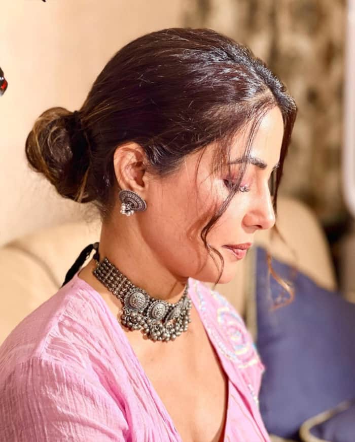 Hot Photos: Hina Khan Amps Up Ethnic Fashion In Pink Traditional Attire