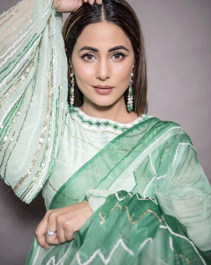 Hina Khan hot look