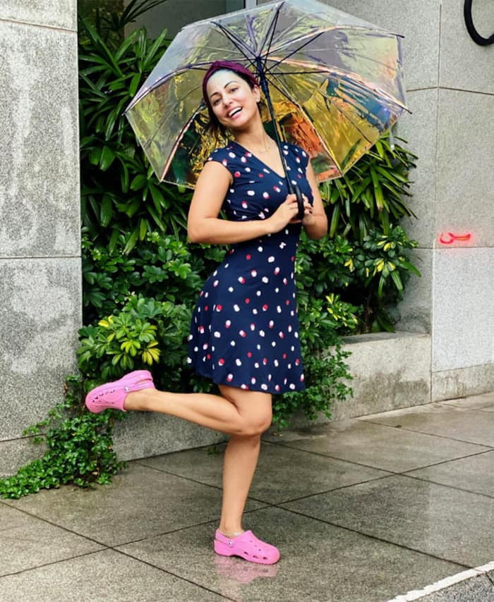 Hina Khan looks stunning