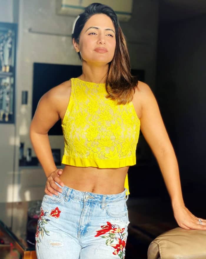 Hina Khan looks stunning
