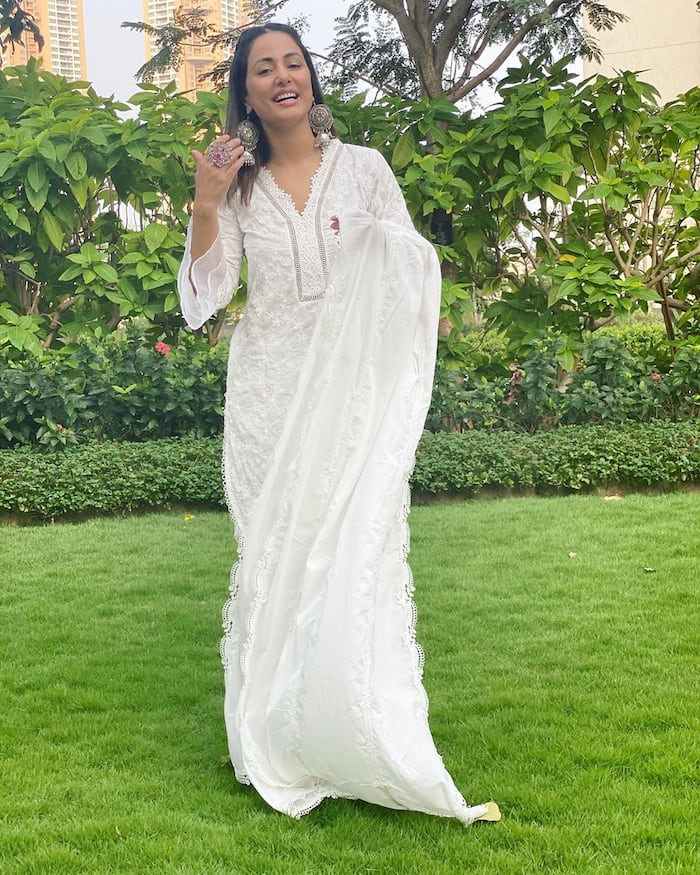 Hina Khan’s Latest Pictures in Traditional Wear is Too Hot to Handle