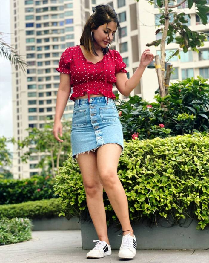 Hina Khan’s Red Floral Kaftan-Style Maxi Dress Is A Must-Have For ...