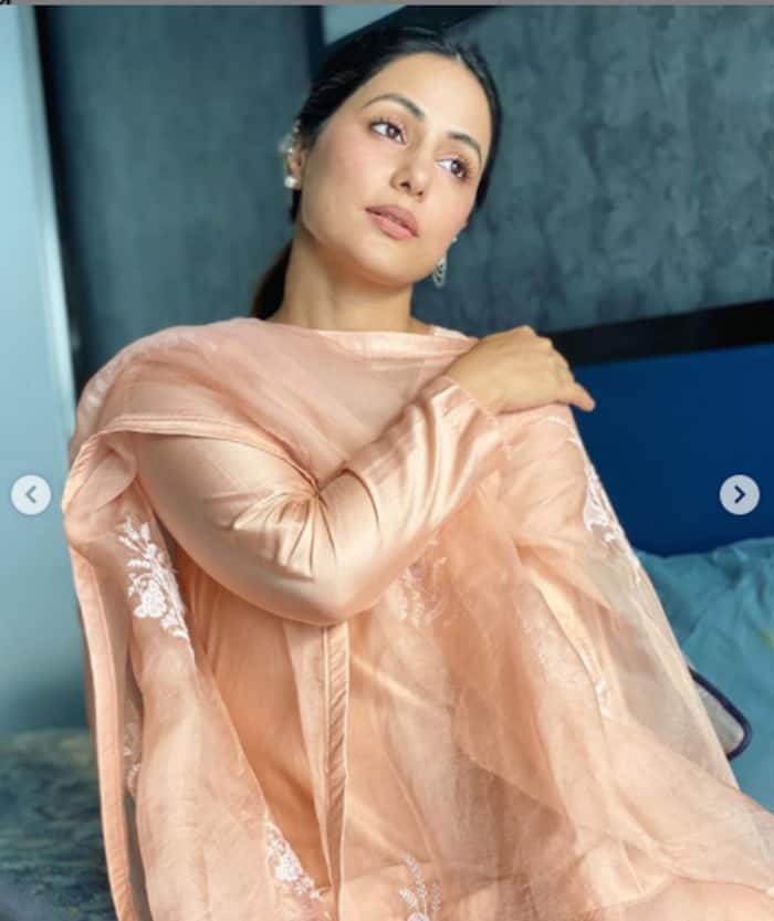 Hina Khan knows how to flaunt ethnic wear in different styles