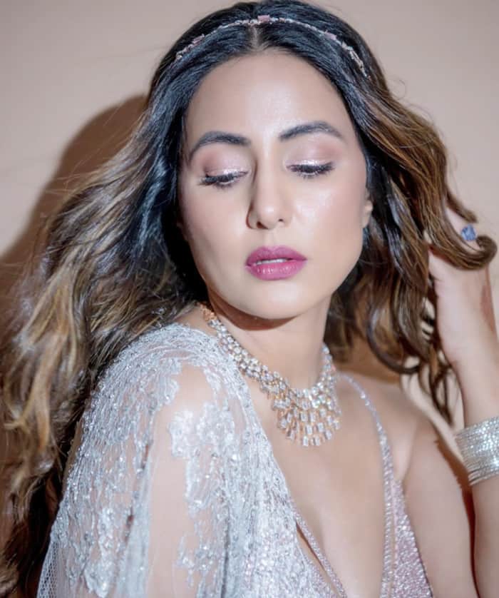 Hina Khan Makes Jaws Drop In Latest Photos