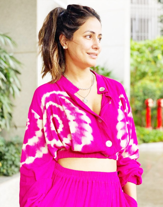 Hina Khan Looks Pretty in Pink