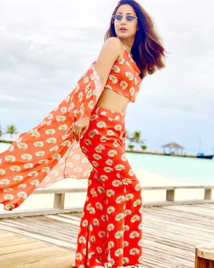 Hina Khan Jets Off to Maldives, Shares Stunning Pictures