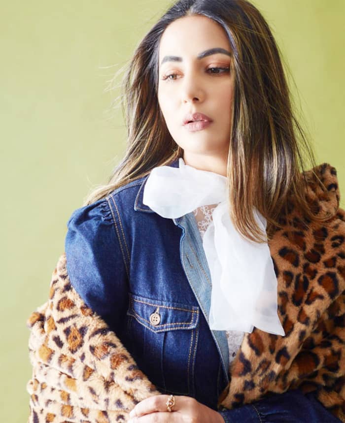 Hina looks gorgeous in her new set of picture