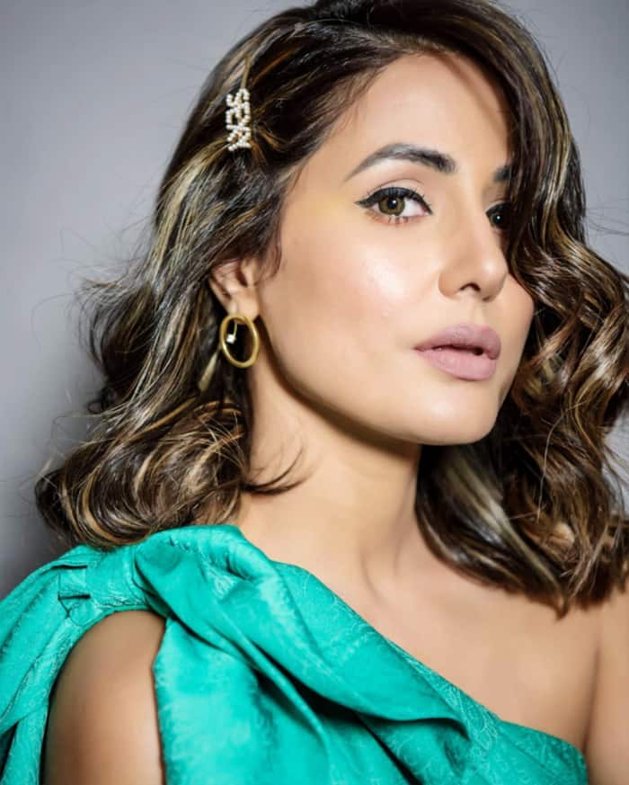 Hina Khan looks spectacular