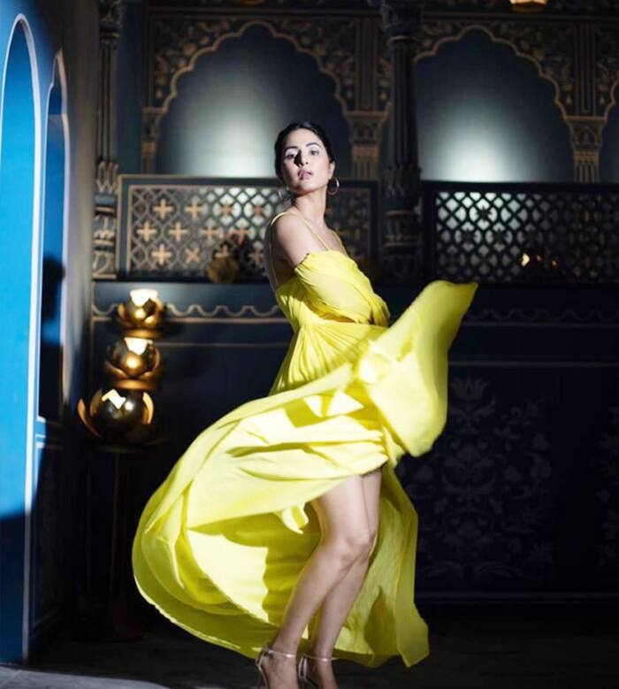 Hina Khan's breathtaking pics will leave you stunned