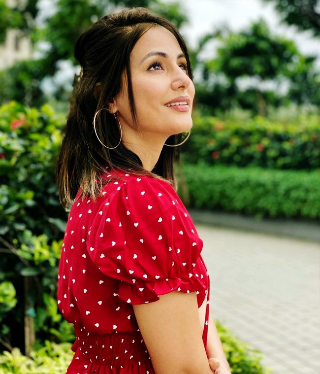 Hina Khan is Making Jaws Drop