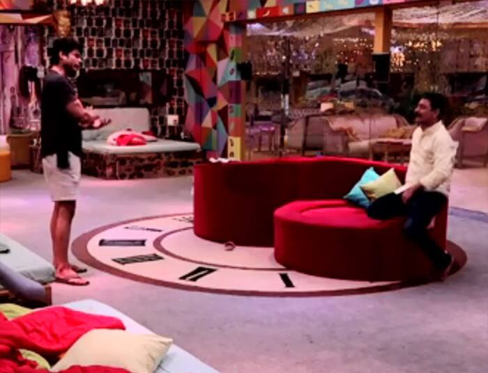 Devoleena Bhattacharya, Shehnaz Gill, Paras Chhabra are seen sitting ...