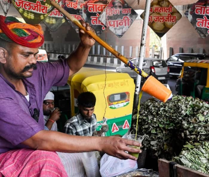 Heatwave: Delhi Bakes At 'Highest Ever' 52.3 Degrees, Rain Brings Respite