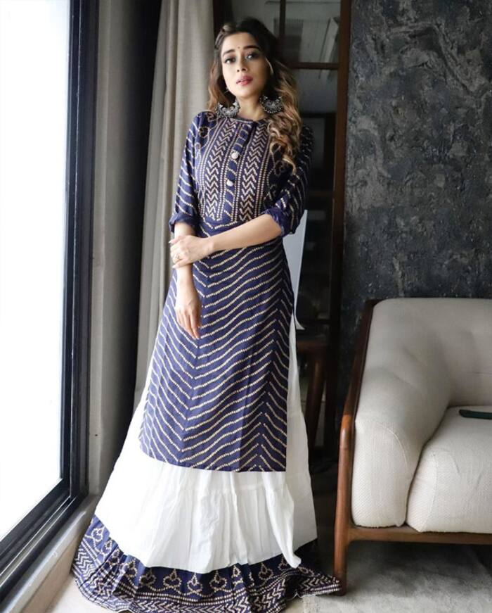 Tina Datta Looks so Graceful in Her Latest Blue Traditional Outfit ...