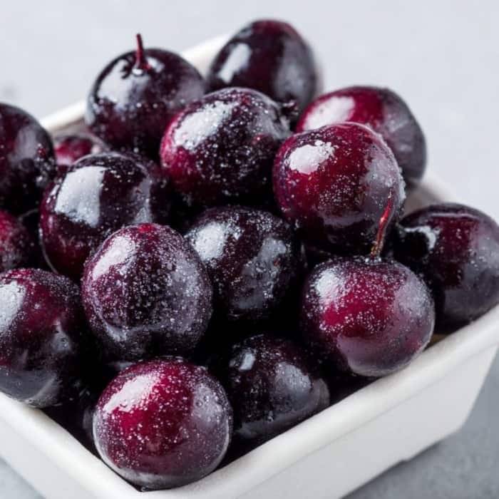 7 smart ways to store jamun and keep them fresh for longer