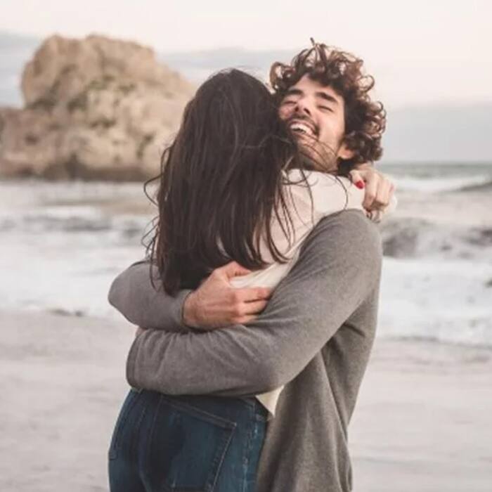 Happy Hug Day: 6 amazing scientifically proven health benefits of hugging